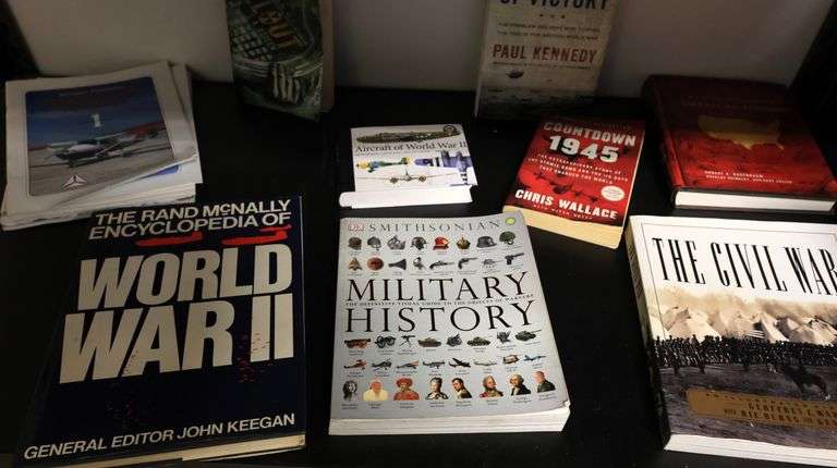 Lot of Books on Military Civil War - WWII - Dixon's Auction at Crumpton