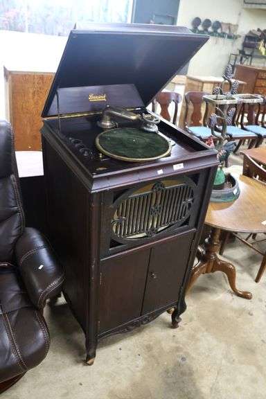 *NO STORAGE* Brunswick Phonograph, As-Is - Dixon's Auction at Crumpton