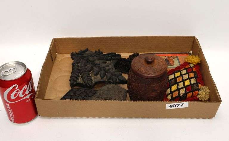 Lot of Vintage Collectibles - Dixon's Auction at Crumpton