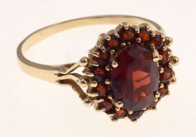 14k Gold Garnet Ring 2.9g - Dixon's Auction at Crumpton