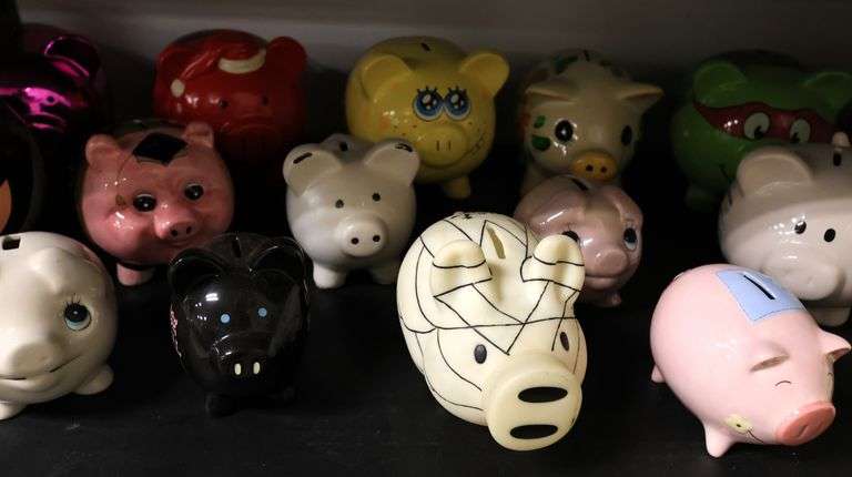 Collection of Piggy Banks - Dixon's Auction at Crumpton