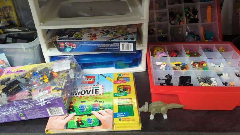 Collection of Legos & Minifigures Etc. - Dixon's Auction at Crumpton