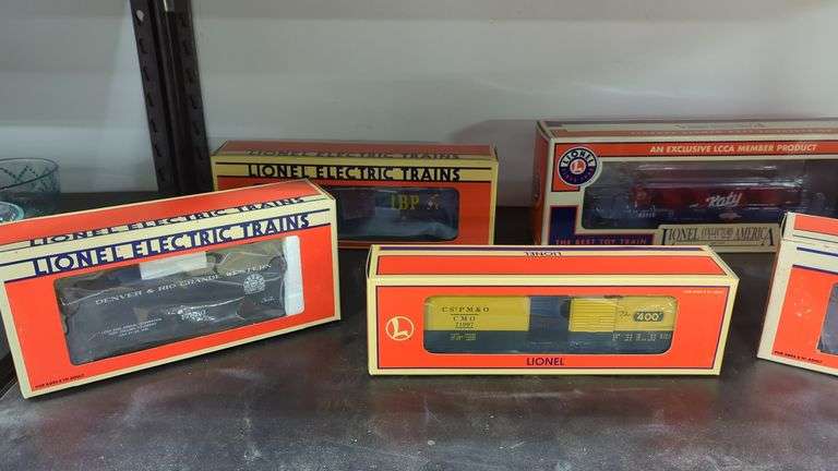 Lot Vintage Lionel Trains & Boxes - Dixon's Auction at Crumpton
