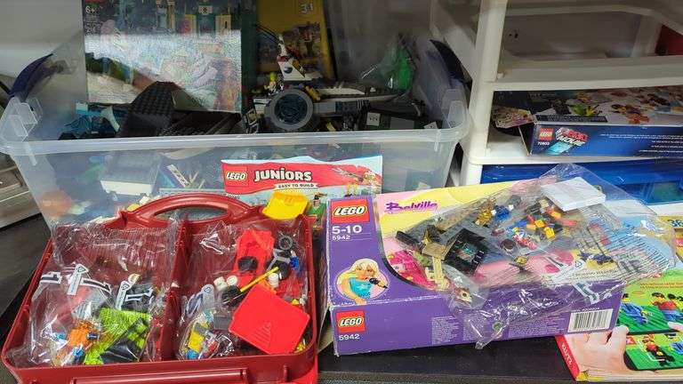 Collection of Legos & Minifigures Etc. - Dixon's Auction at Crumpton