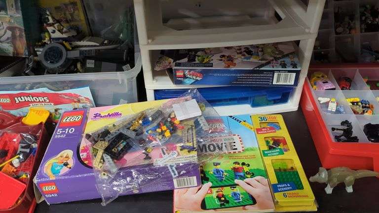 Collection of Legos & Minifigures Etc. - Dixon's Auction at Crumpton