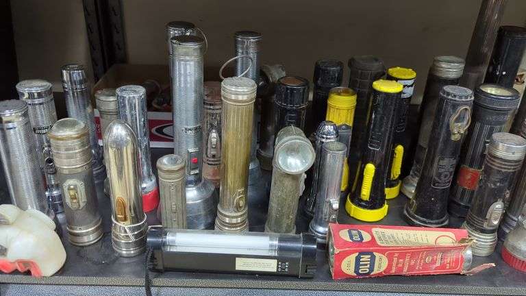 Collection of Vintage Flashlights - Dixon's Auction at Crumpton