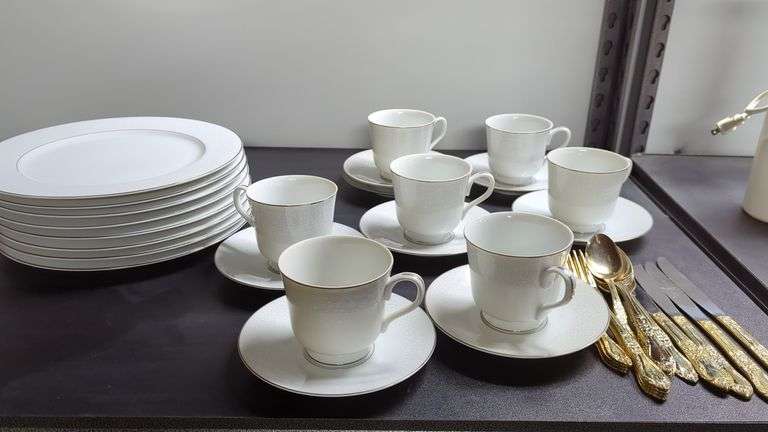 (42)Pieces Japanese Empress Fine China Crown Victoria Collection ...