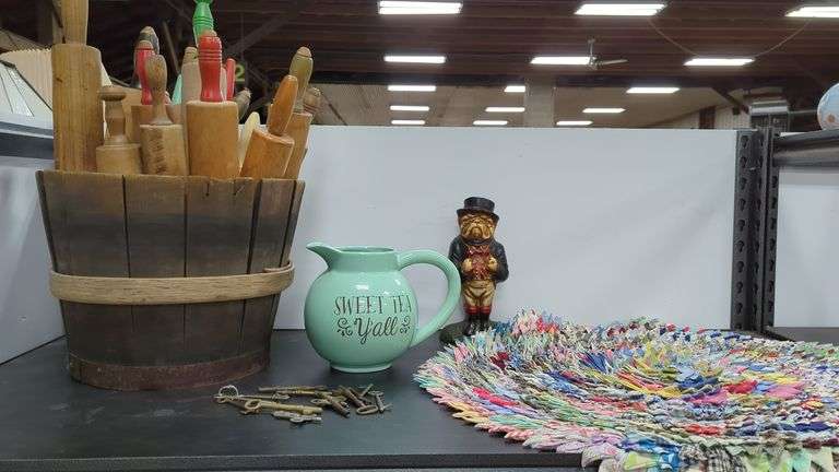 Lot of Vintage Rolling Pins, Skeleton Keys, Dog Doorstop , Rug Etc ...