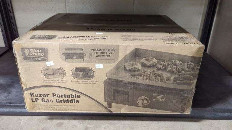 Blue Rhino Razor Portable Gas Griddle Top Cooker - Dixon's Auction at ...
