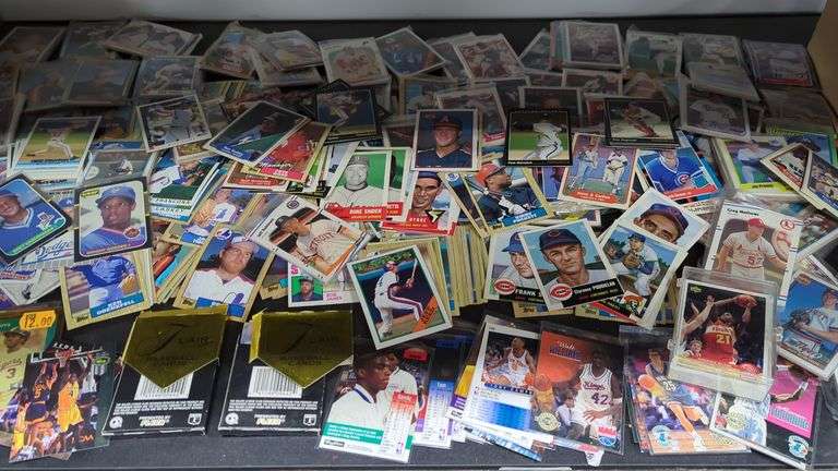 Lot Vintage Sports Cards - Dixon's Auction at Crumpton