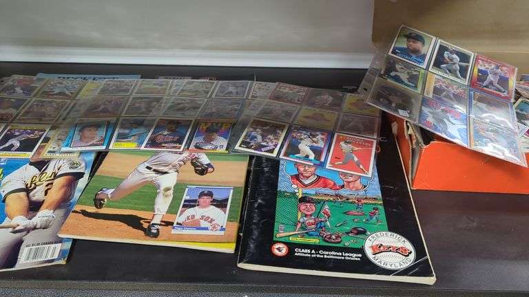 Lot Of Vintage Baseball Cards, Beckett Price Guides Etc. - Dixon's