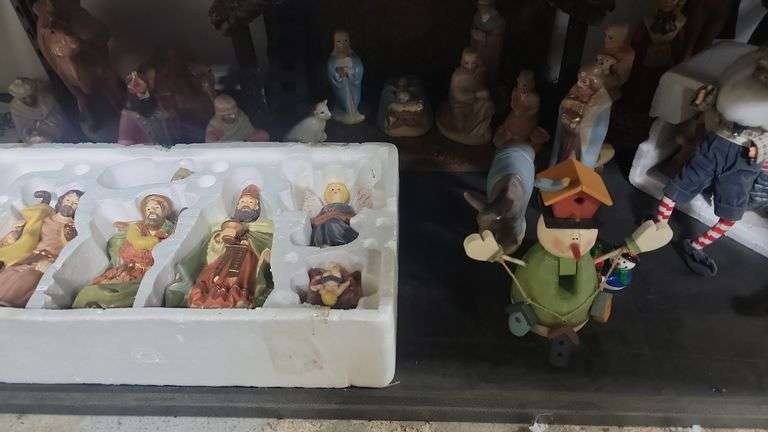 Christmas Nativity Scene & Snowman Decorations Etc. - Dixon's Auction ...