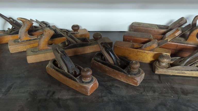 Collection of Antique Wood Planes - Dixon's Auction at Crumpton