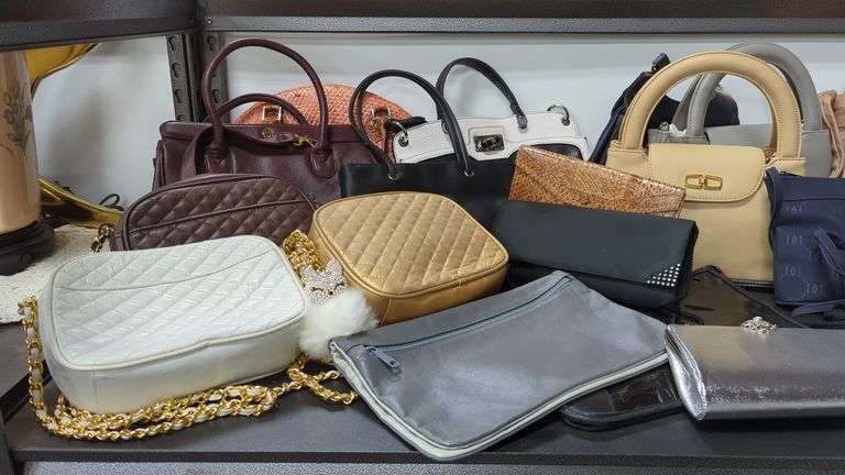 Lot of Ladies Hand Bags / Purses - Dixon's Auction at Crumpton