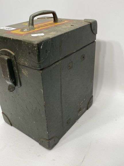 Vintage Case For Usmc Telephone Repeater - Dixon's Auction at Crumpton