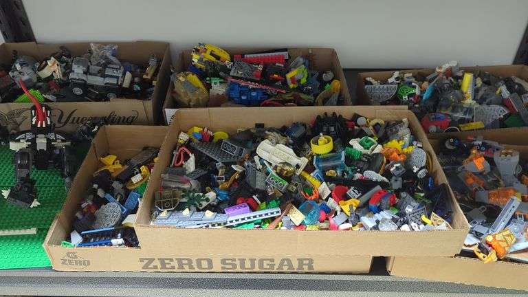 Collection of Vintage Legos - Dixon's Auction at Crumpton