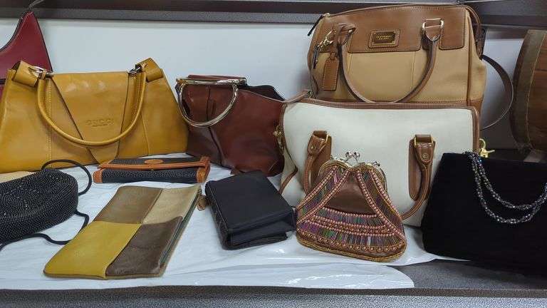 Lot of Ladies Hand Bags / Purses - Dixon's Auction at Crumpton