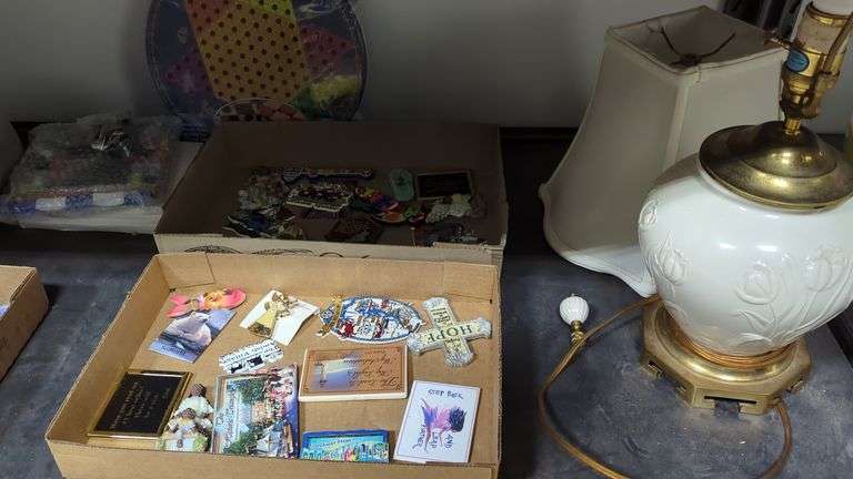Lot Table Lamp, DVD Player & Collection of Magnets - Dixon's Auction at ...