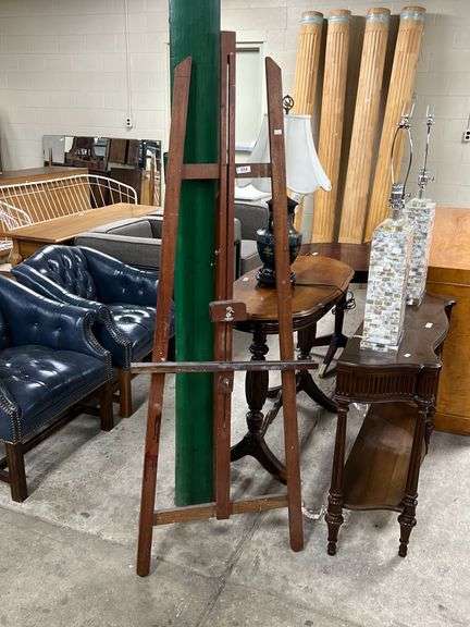 Vintage Easel - Dixon's Auction at Crumpton