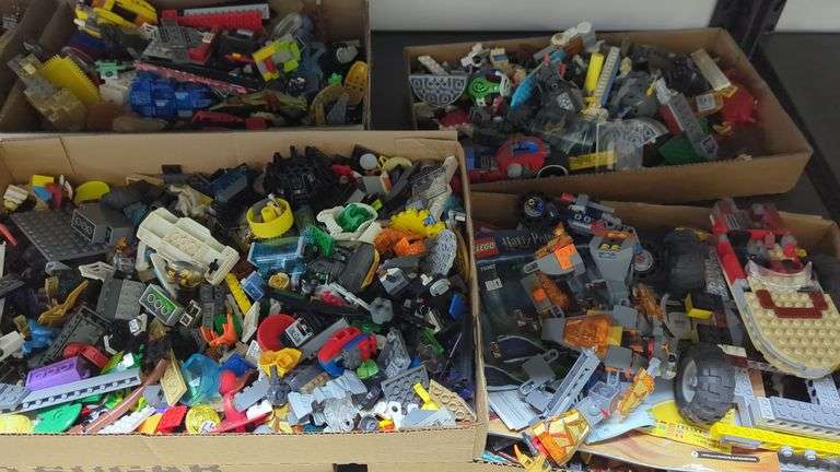 Collection of Vintage Legos - Dixon's Auction at Crumpton