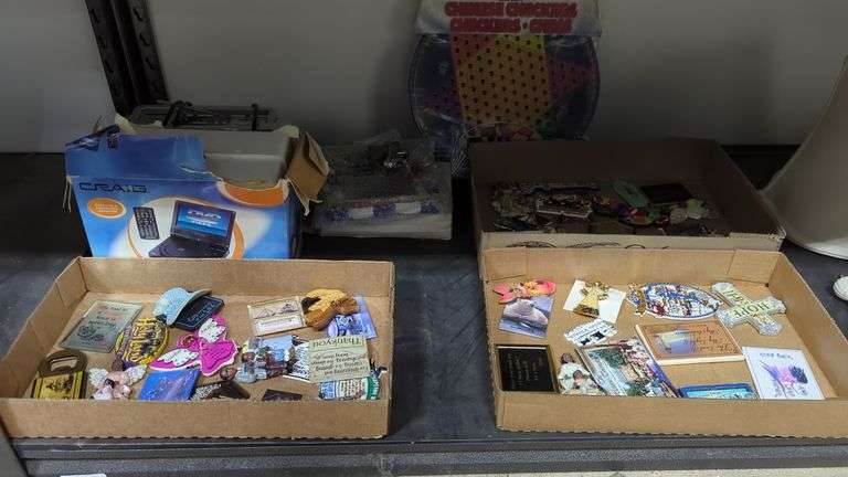 Lot Table Lamp, DVD Player & Collection of Magnets - Dixon's Auction at ...