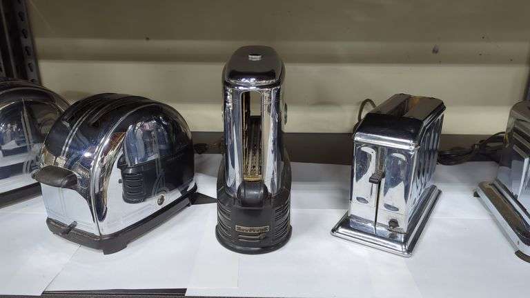 Lot Vintage Toasters - Dixon's Auction at Crumpton