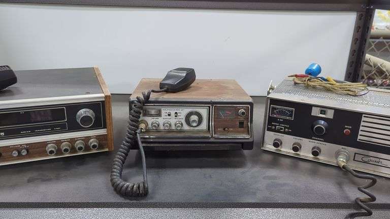 (3) Vintage Cb Radios - Dixon's Auction at Crumpton