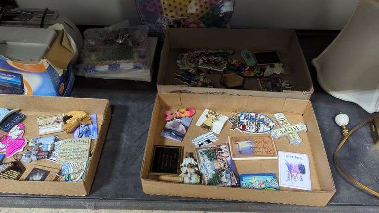 Lot Table Lamp, DVD Player & Collection of Magnets - Dixon's Auction at ...