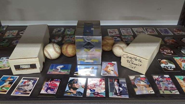Collection of Baseball Cards - Dixon's Auction at Crumpton