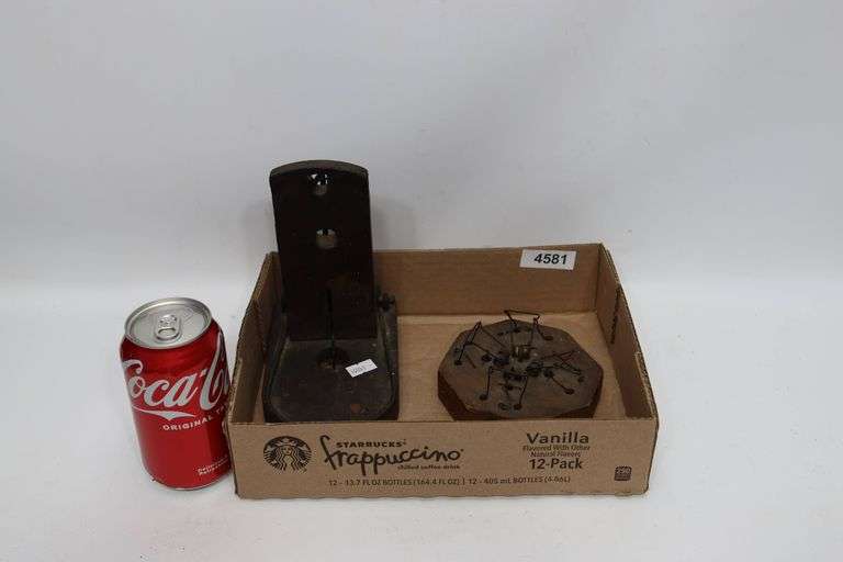 2 Vintage Mouse Traps - Dixon's Auction at Crumpton