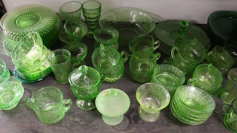 Lot of Vintage Green Depression Glass Dishes - Dixon's Auction at Crumpton