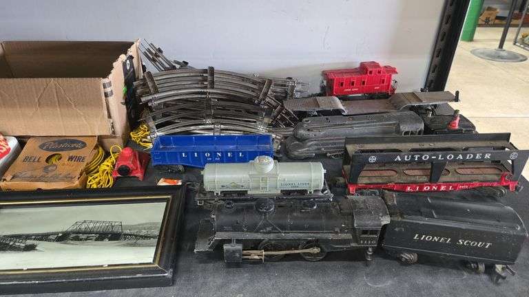 Lot Vintage Lionel Trains, Track, Western Train Set & Parts - Dixon's ...