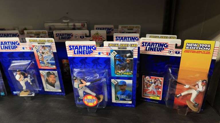 Lot of Starting LineUp Baseball Action Figures Nos - Dixon's Auction at ...