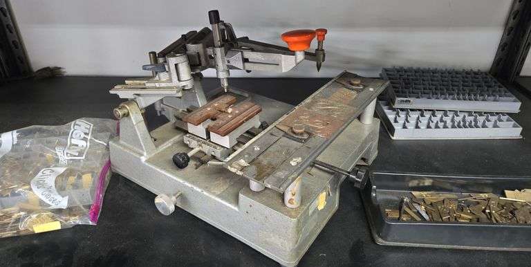 Lot Vintage Engraving Equipment - Dixon's Auction at Crumpton