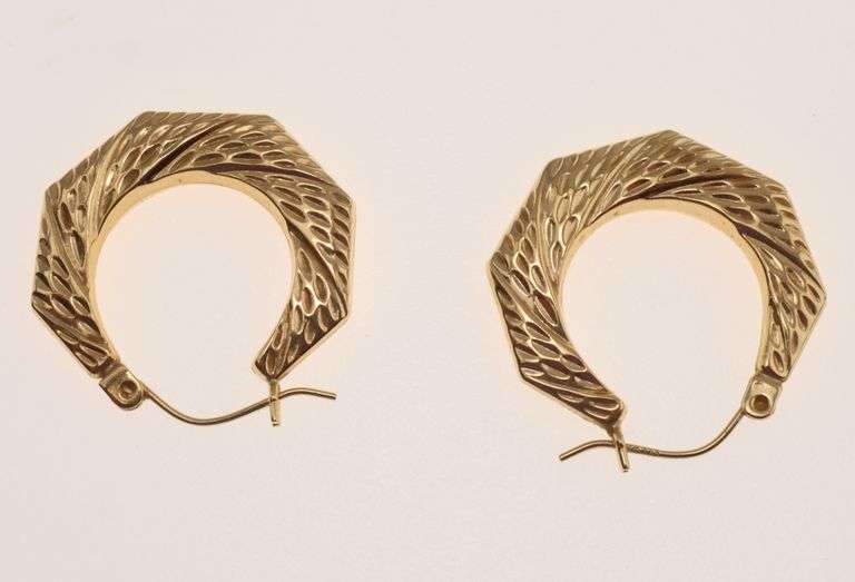 14k Gold .75" Laser Cut Earrings 1.4g - Dixon's Auction at Crumpton
