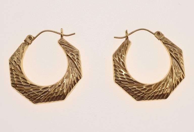 14k Gold .75" Laser Cut Earrings 1.4g - Dixon's Auction at Crumpton