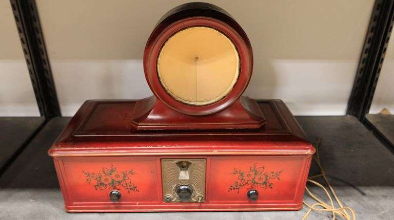 Vintage Philco Radio & Speaker (Untested) - Dixon's Auction at Crumpton