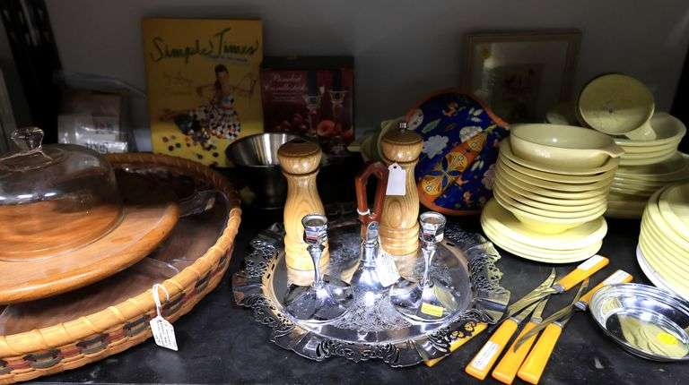 Lot MCM Style Centerpiece, Bakelite Flatware, Boonton Dishes Etc ...