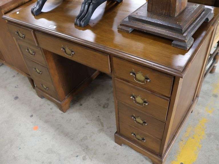 Vintage Maple Desk - Dixon's Auction at Crumpton