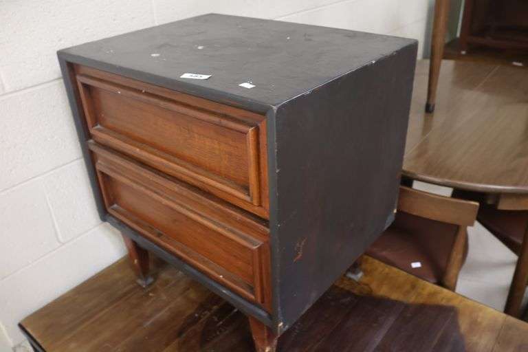 American of Martinsville MCM Stand, Painted - Dixon's Auction at Crumpton