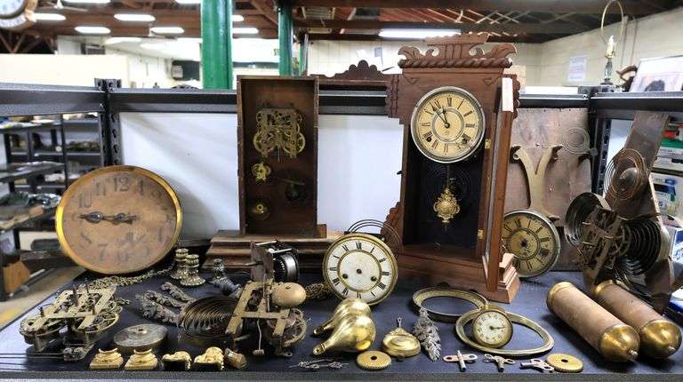 Lot of Antique Clocks & Clock Parts - Dixon's Auction at Crumpton