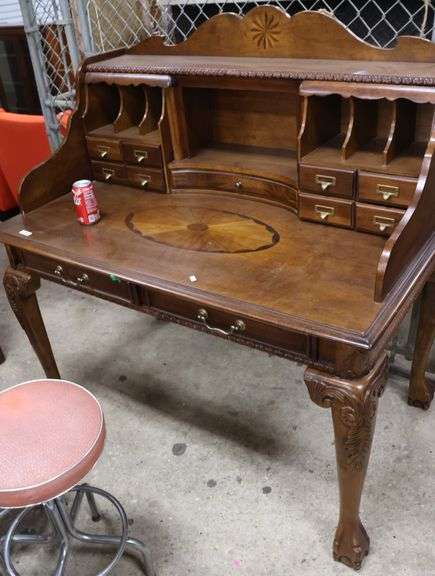 Modern Desk - Dixon's Auction at Crumpton