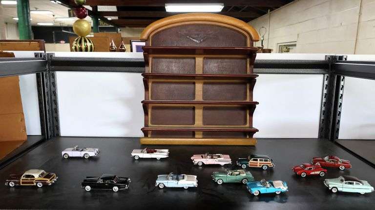 Lot of Die-Cast Collector Classic Cars & Display Shelf - Dixon's ...