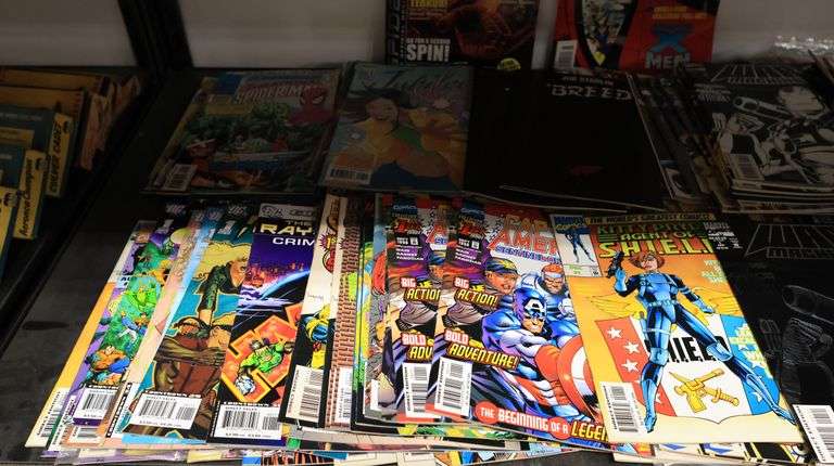 Lot of Comic Books - Dixon's Auction at Crumpton