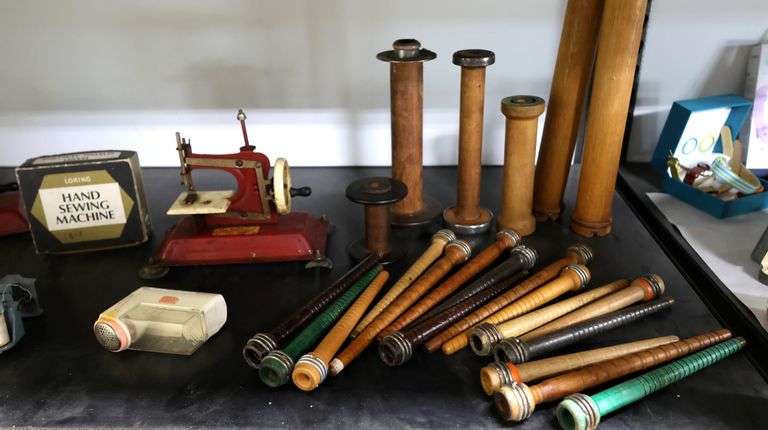 Lot Antique Spinning Shuttles, Toy & Mini Sewing Machines Etc. - Dixon ...