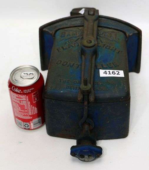 Vintage Gamewell Flash Light Controller Cast Iron Box - Dixon's Auction ...