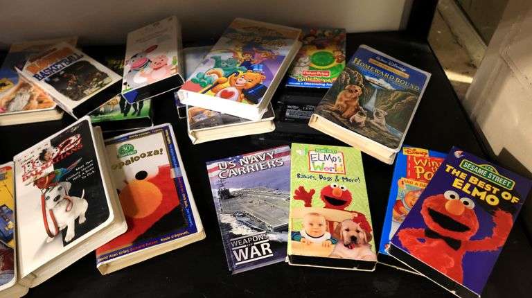 Collection of Children VHS Movies - Dixon's Auction at Crumpton