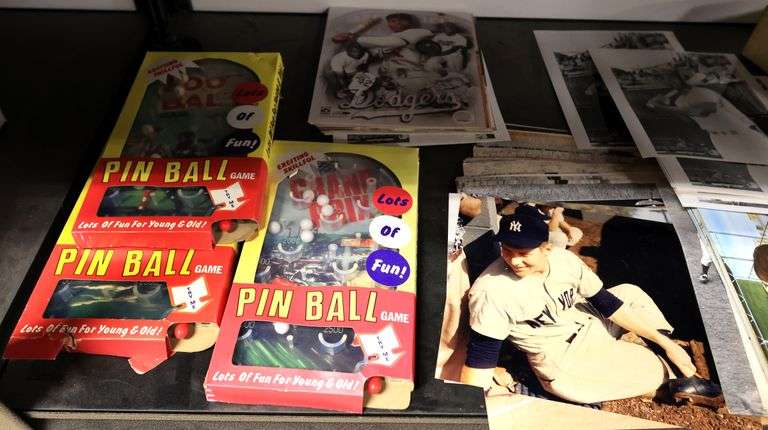 Lot Vintage Baseball Player Photos, Billy Bass Wall Mount, Pinball ...