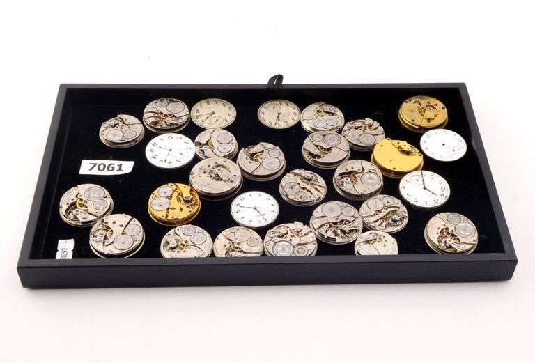 Tray Lot of Pocket Watch Movements - Dixon's Auction at Crumpton