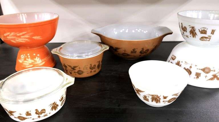Lot of Vintage Style Pyrex Bowls - Dixon's Auction at Crumpton